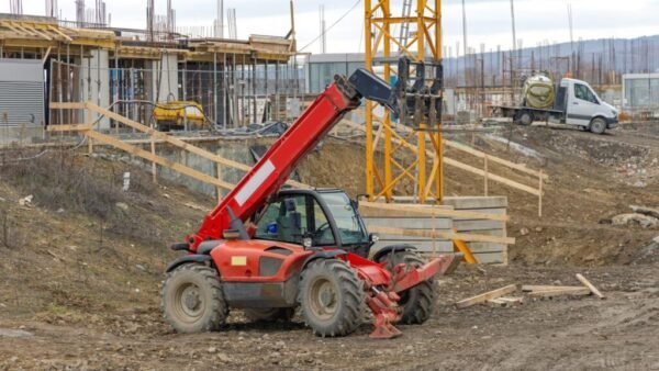 What Is a Telehandler? How Can It Benefit Your Project?