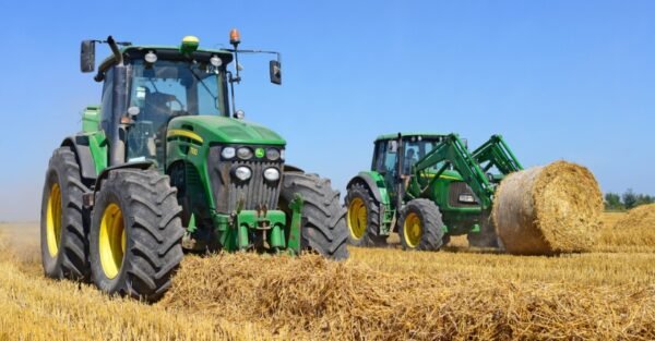 Tractors working on the farm | How does a tractor work?