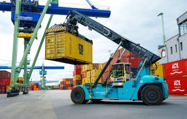 What is the Biggest Forklift in the World? Top 5 Largest Forklifts and ...