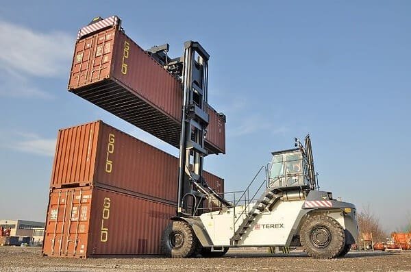 Skid Steer Vs Forklift: Which One Is Best For Your Business Needs?