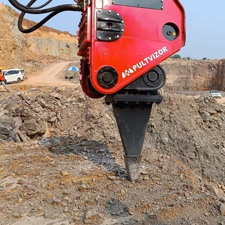 What are the Most Common Excavator Attachments and Their Uses?