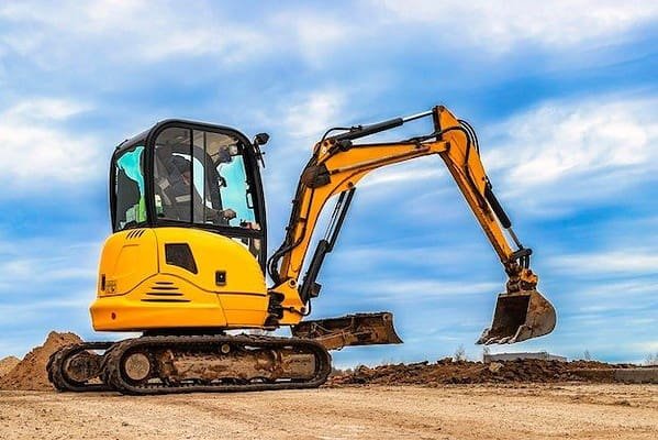 Backhoe vs Excavator Controls: Key Differences You Need to Know